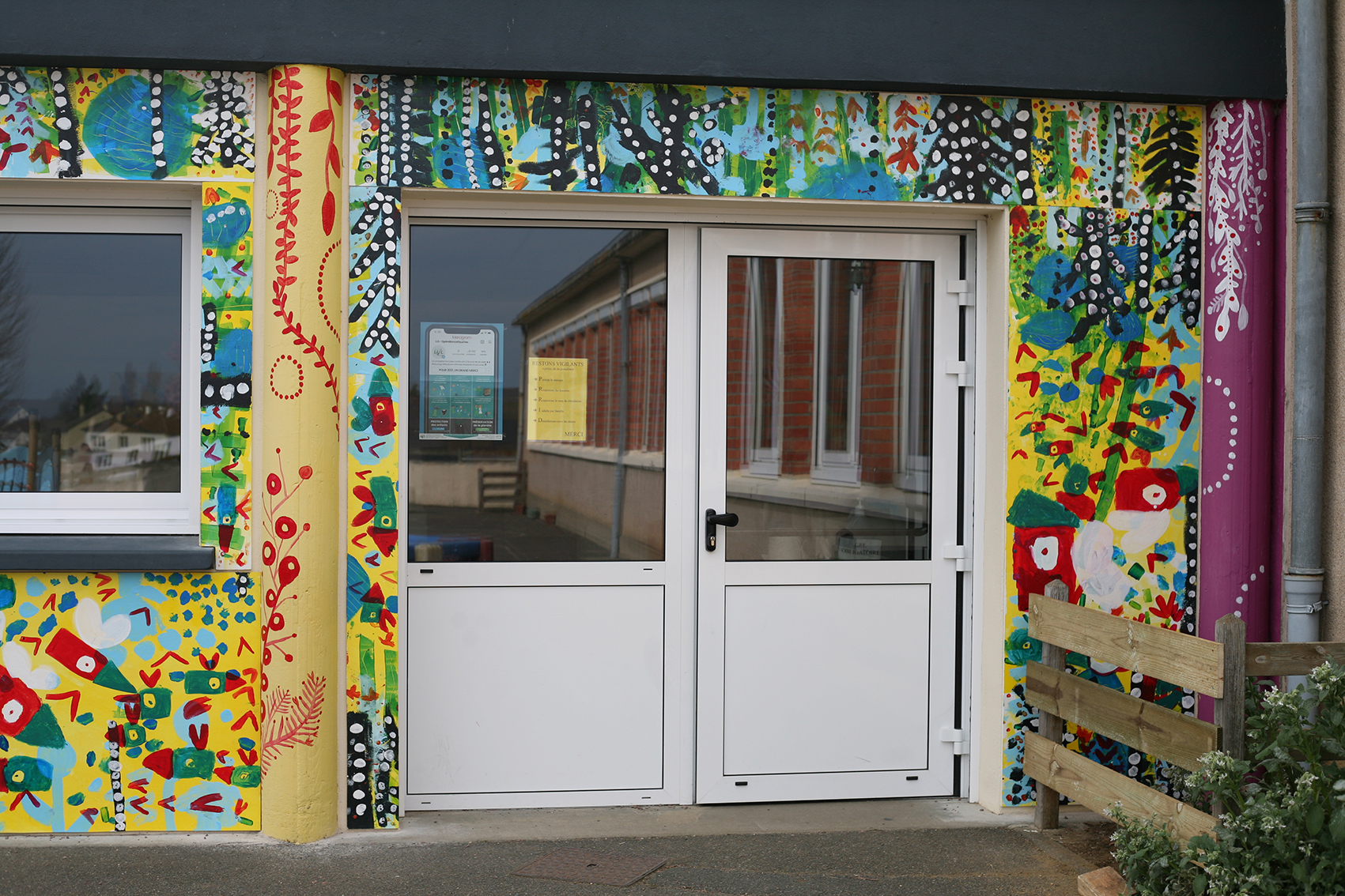 Lucie vandeveldeIntervention ATELIERS GRAPHiQUES : Fresque murale ...